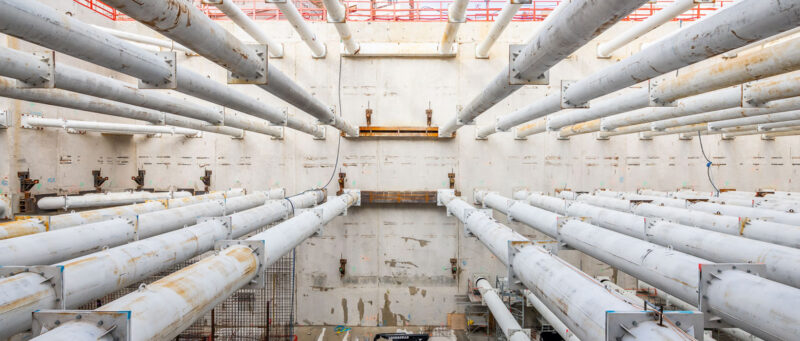 The strut technique for retaining structures works