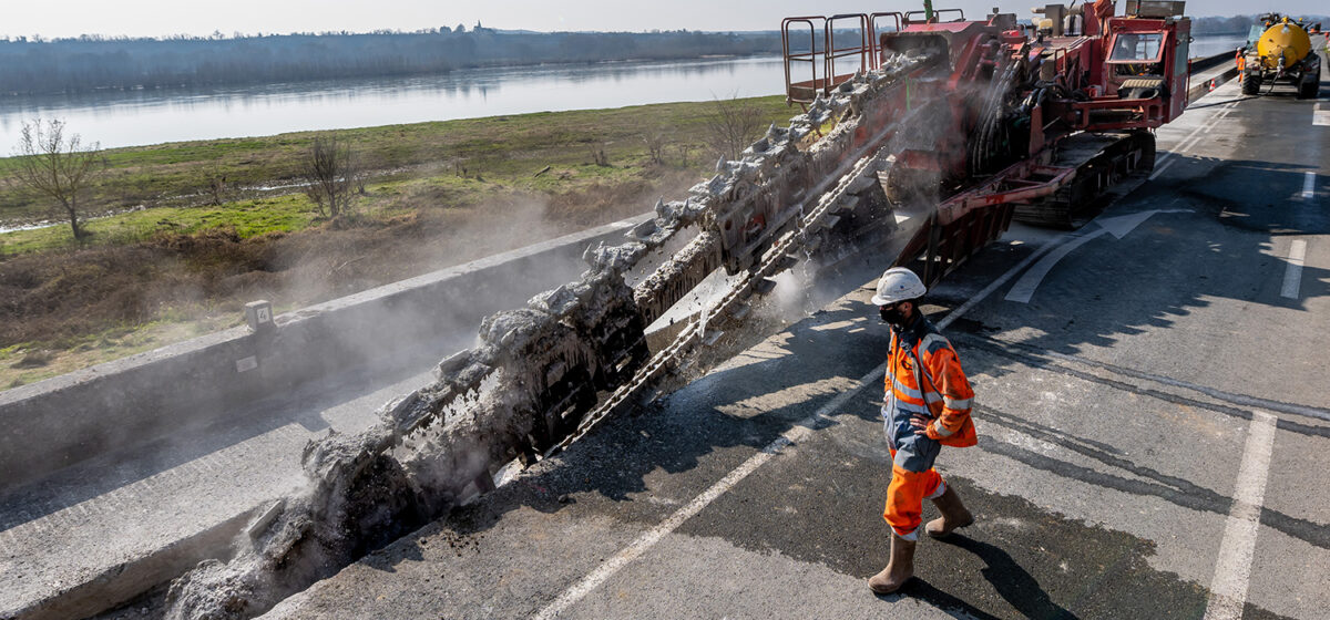 Trenchmix, a soil mixing process for continuous walls