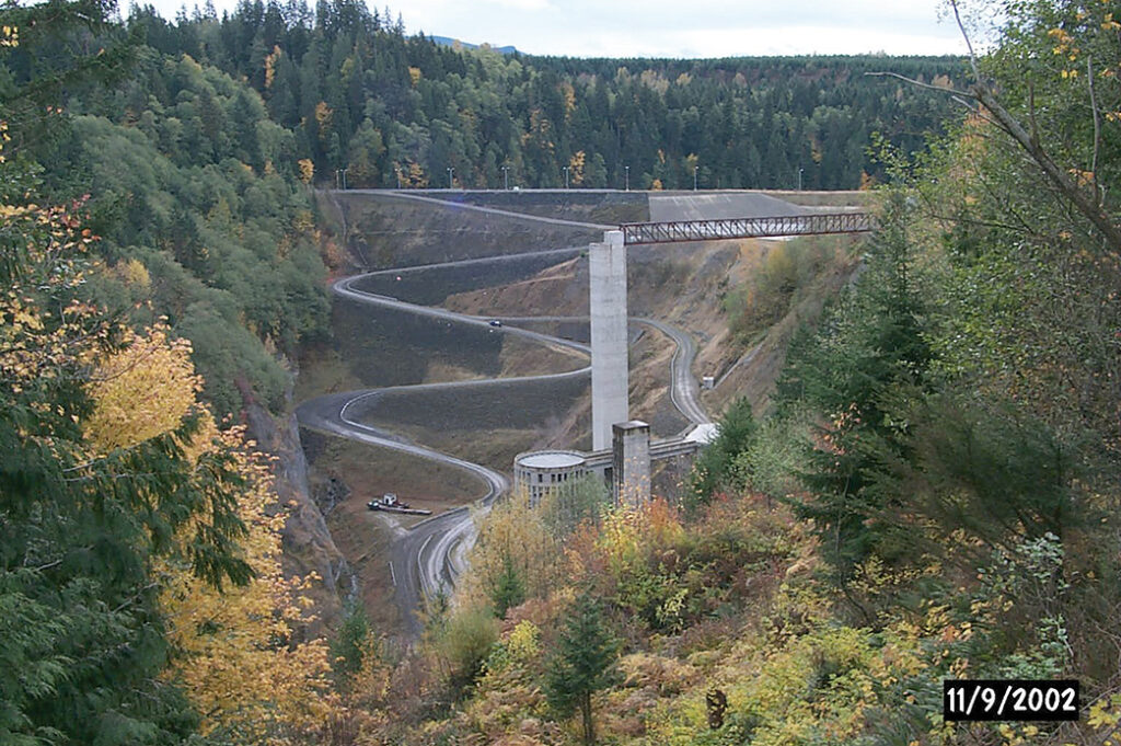 A history of foundation and geotechnical pioneering