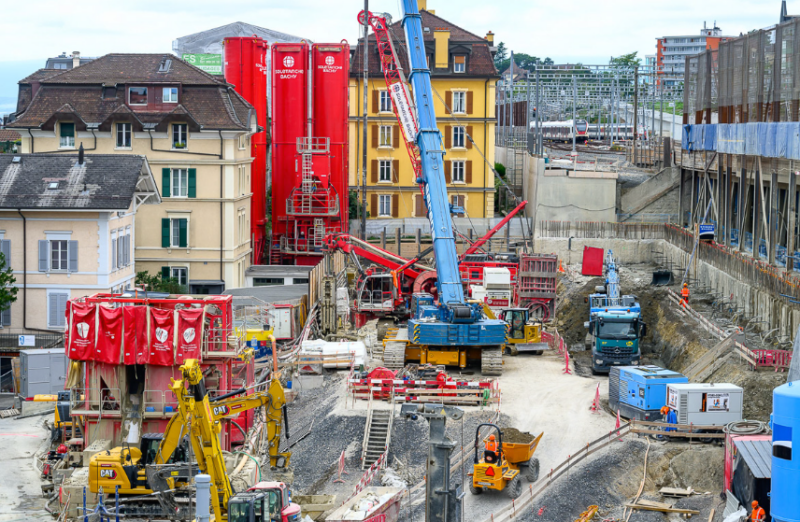 Soletanche Bachy France builds the diaphragm walls of the future car ...